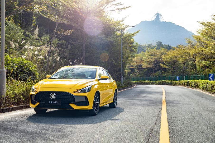 八万块要运动，只能选飞度？它不同意！试驾名爵MG5-新浪汽车