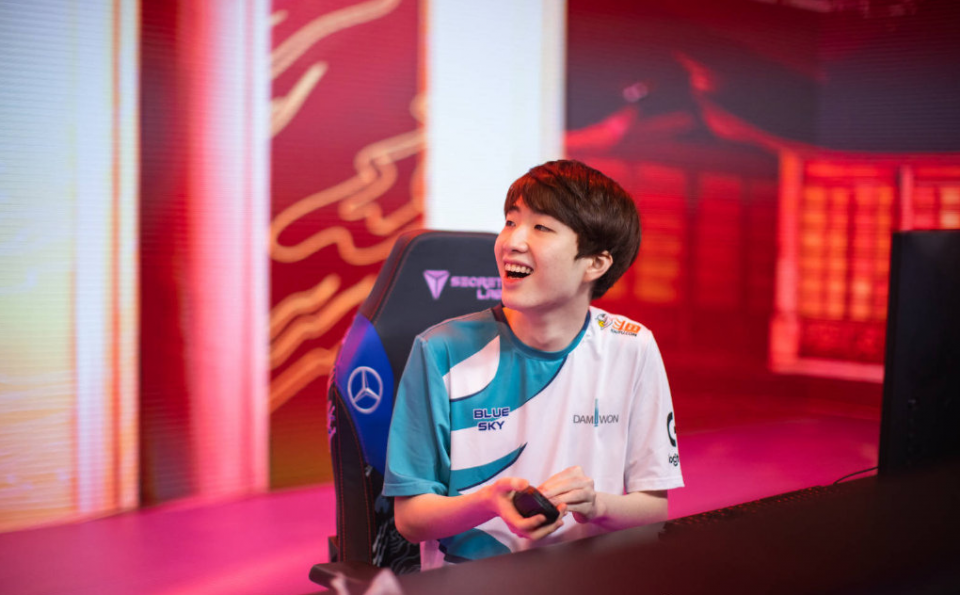 DWG大名单更新，Ghost喊话Nuguri：一起去S赛，然后输给我