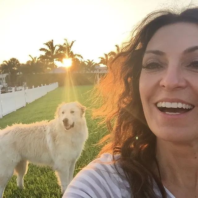 全球第一CEO被骂“渣男”也要出轨再娶的女人，果然不简单…__财经头条