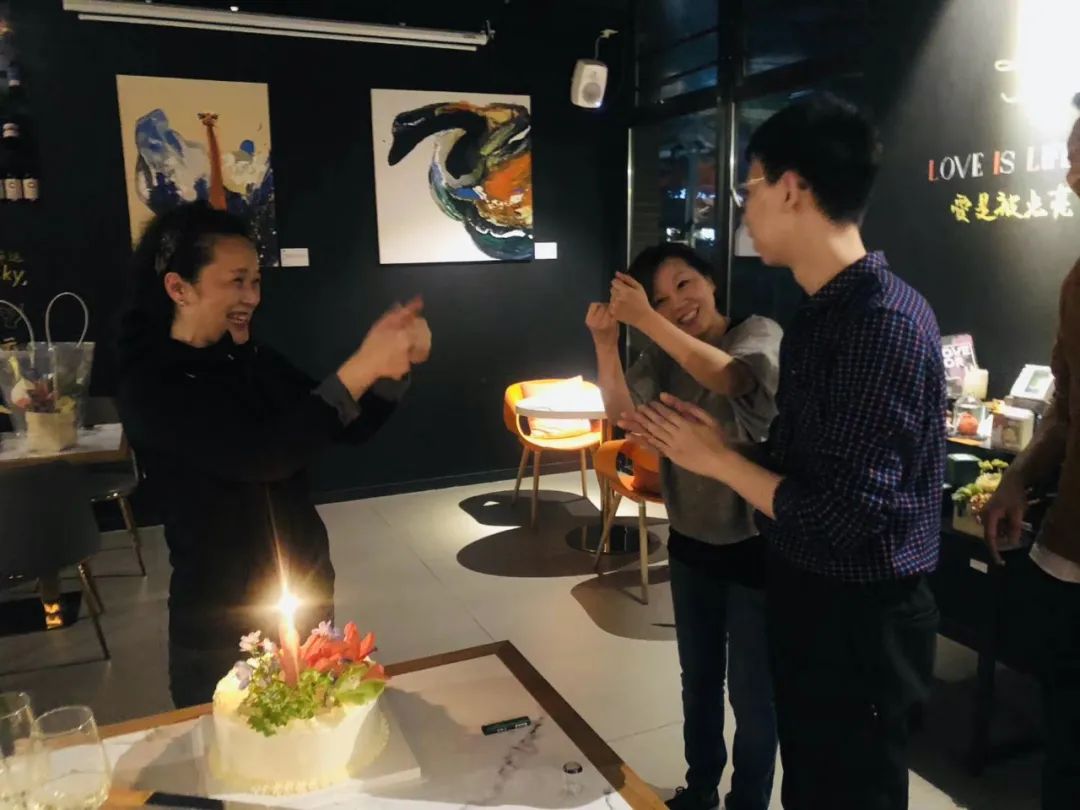 上海这家无声咖啡馆，靠自救挺过疫情，还救活了三个大男人的事业|咖啡馆|疫情_新浪科技_新浪网