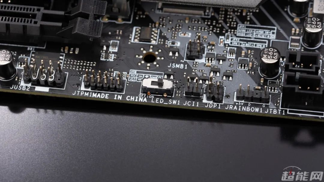 微星MPG Z490 GAMING CARBON WIFI主板评测：更新更快更好的电竞跑车|微星|WIFI_新浪新闻