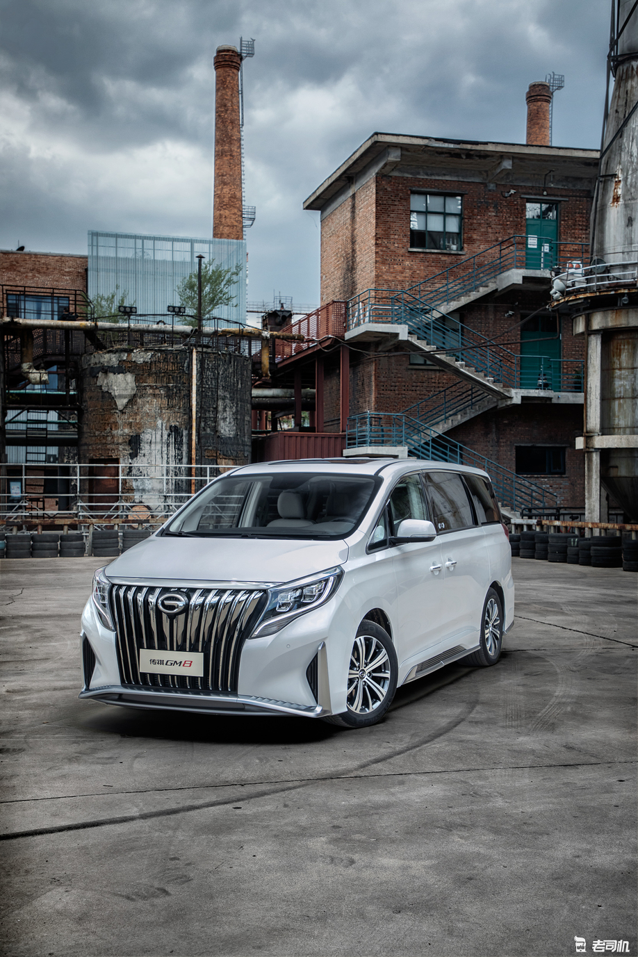 打造中国豪华商务MPV 传祺GM8大师版售23.98万起-新浪汽车