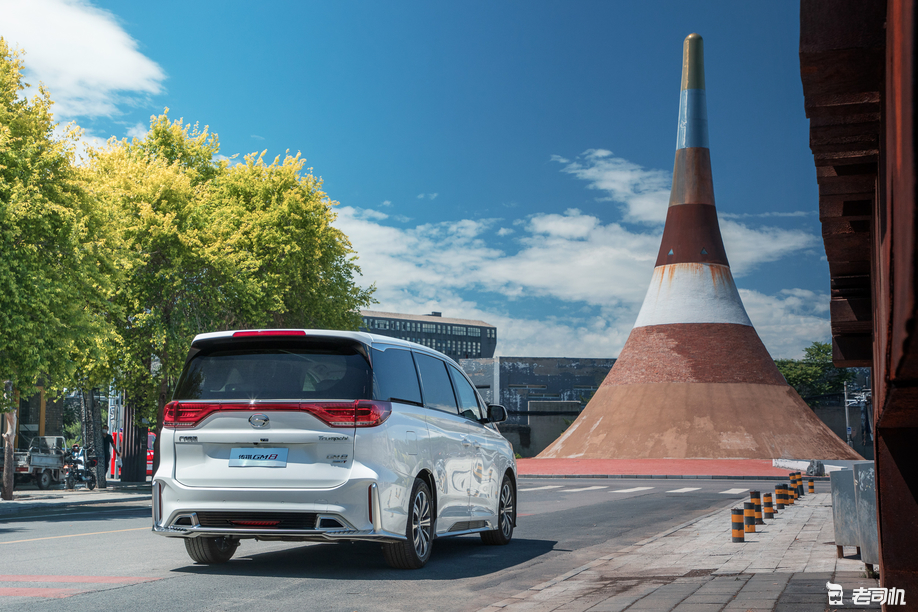 打造中国豪华商务MPV 传祺GM8大师版售23.98万起-新浪汽车