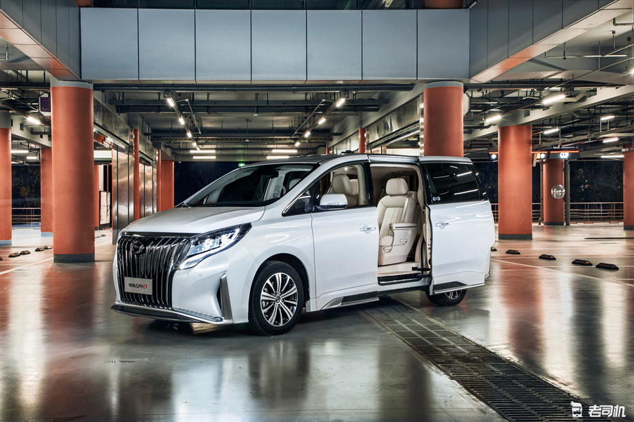 打造中国豪华商务MPV 传祺GM8大师版售23.98万起-新浪汽车