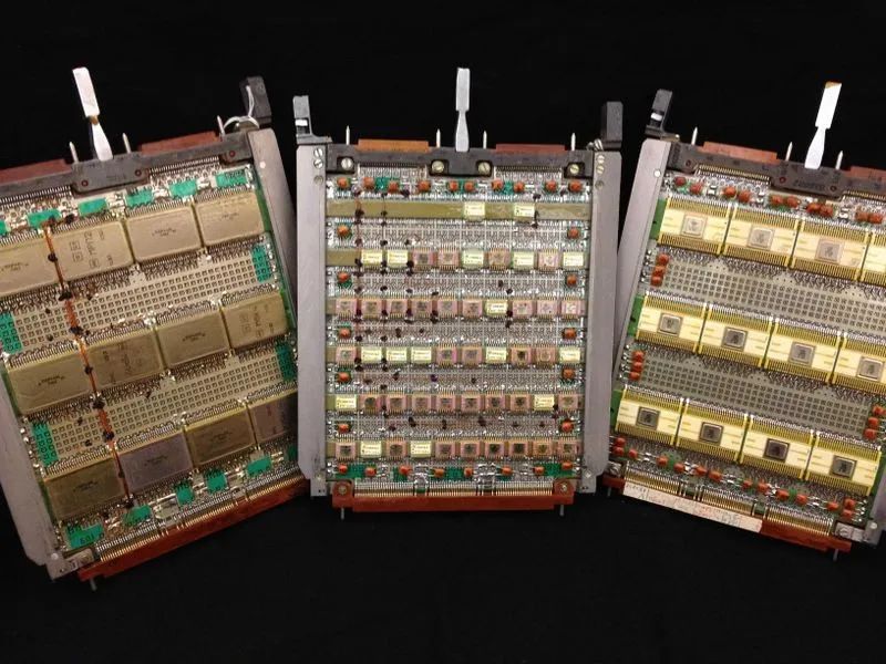 俄罗斯自研Elbrus CPU参数曝光，CEO年近九旬仍未退休__财经头条