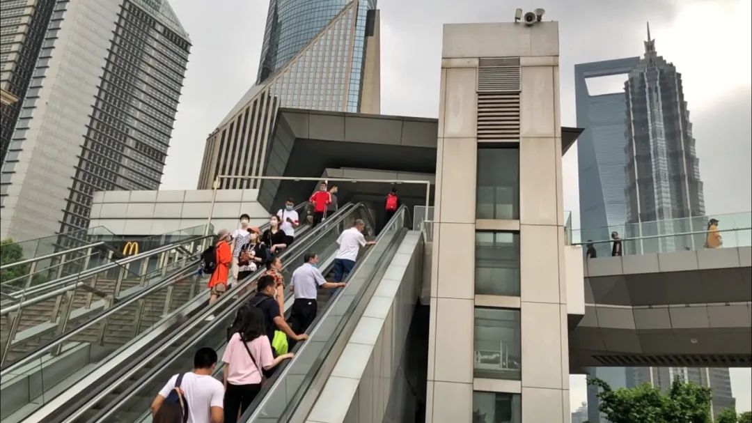 魔都最魔幻的天桥|陆家嘴|天桥_新浪科技_新浪网