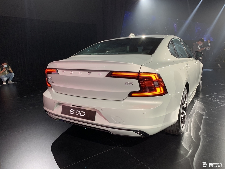 将简约设计进行到底 新款沃尔沃S90售40.69万起-新浪汽车