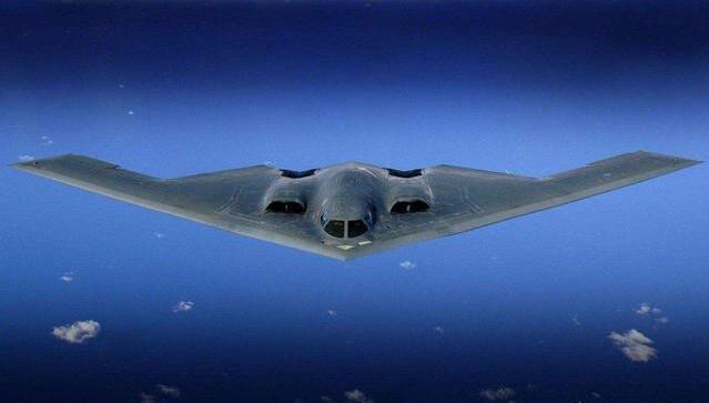 30天清洁一次10万，7年重涂一次需6千多万，B2真不是谁都能养得起|涂层|机库|飞行_新浪新闻