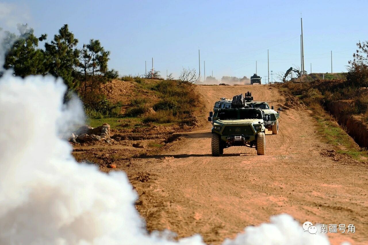 解放军列装新型超轻型榴弹机枪 减重10公斤以上(图)|中国_新浪军事_新浪网