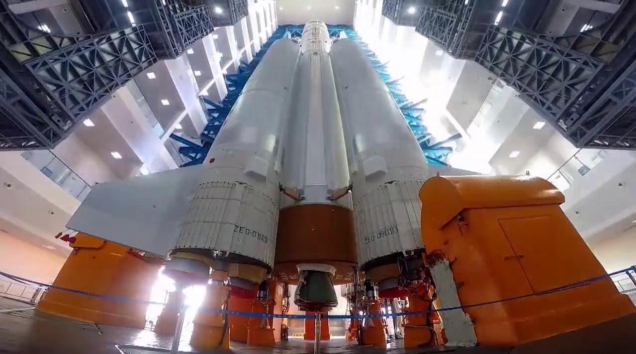 肩负载人登月使命的921新一代载人重型火箭何时首飞？_新浪新闻