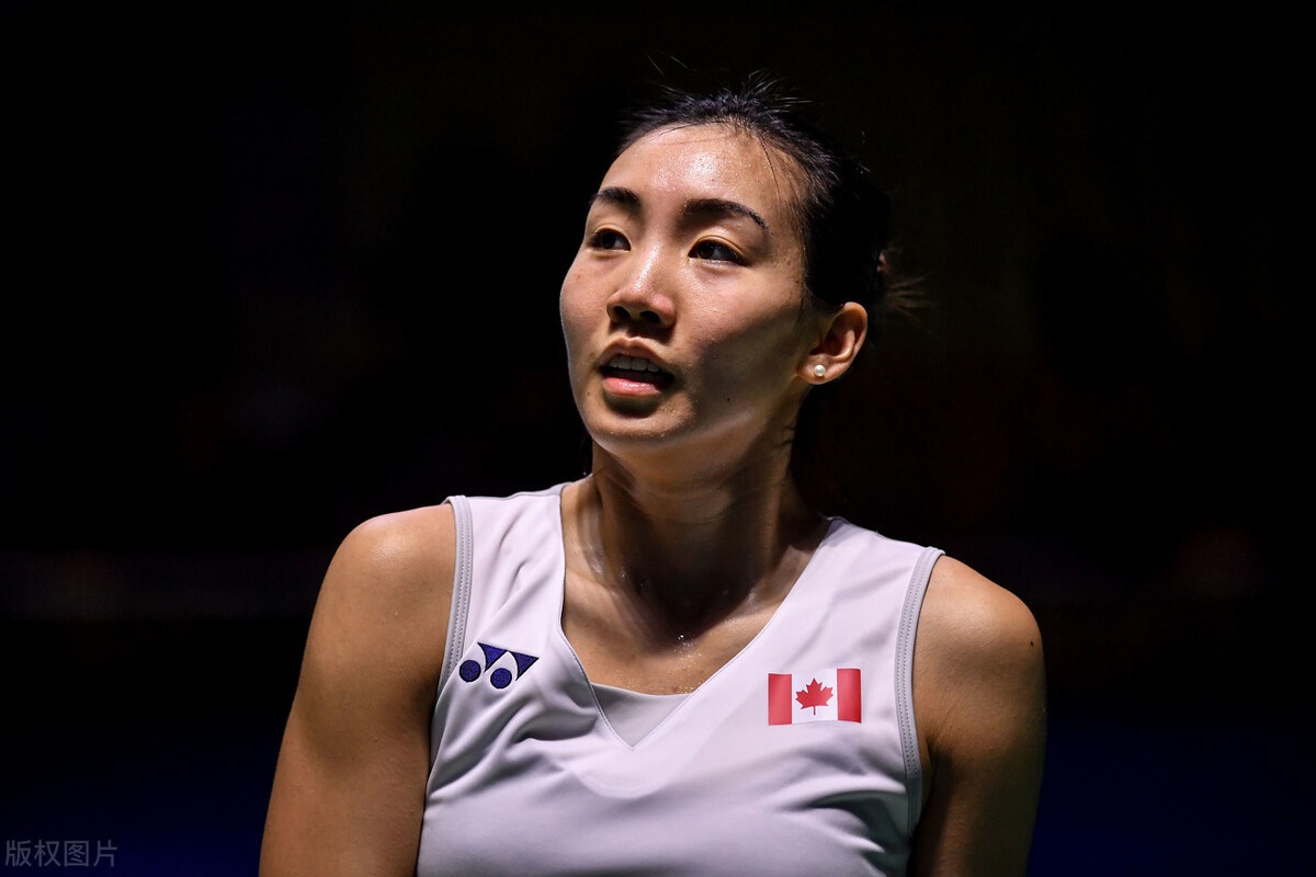 连丢3赛点险爆冷！李文珊2-0完胜香港一姐，打进泰国赛16强|李文珊|张雁宜|赛点_新浪新闻