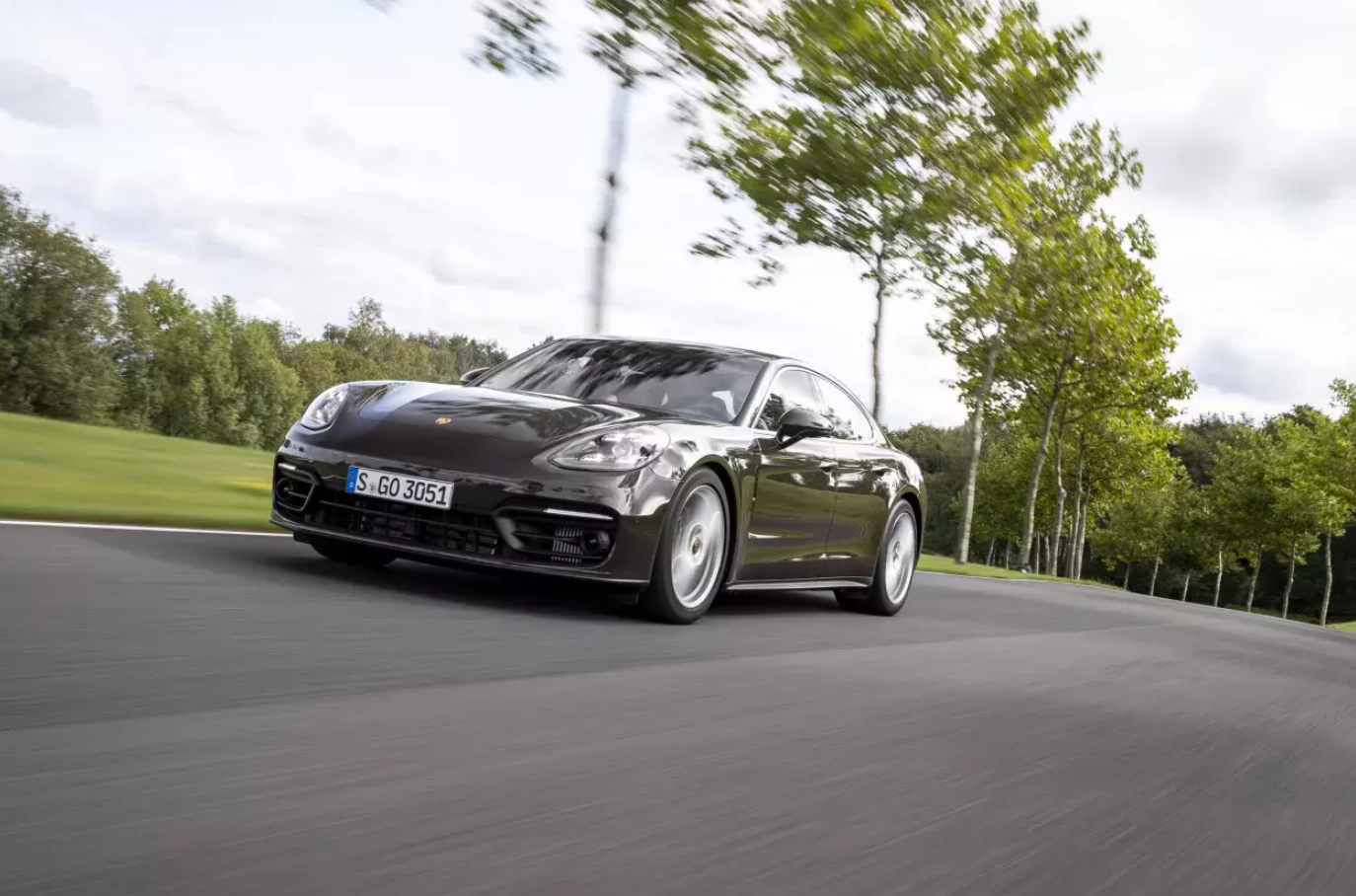 搭载双涡轮V8，内饰更科技，保时捷2021款帕拉梅拉前瞻-新浪汽车