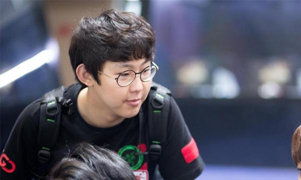 imp国服登顶后，坦言将要回国服兵役，一张远古聊天记录引热议|服兵役|职业选手|韩服_新浪新闻