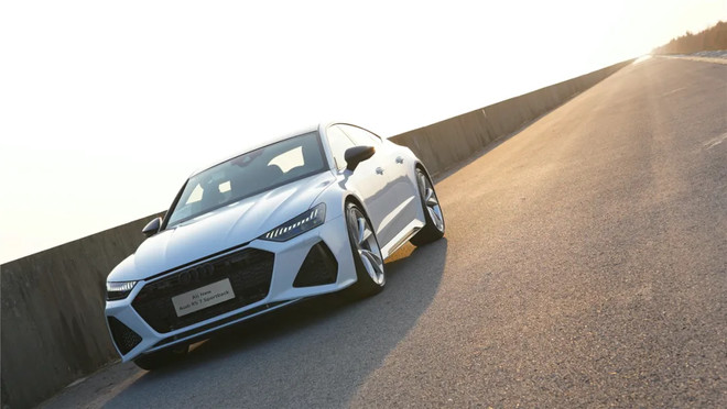 150万的奥迪还加价？谁让它是新一代RS7呢！