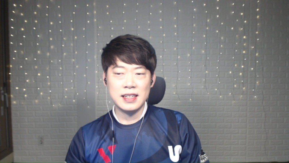 弹幕提问：MOON在生活中会不会多线操作_新浪新闻