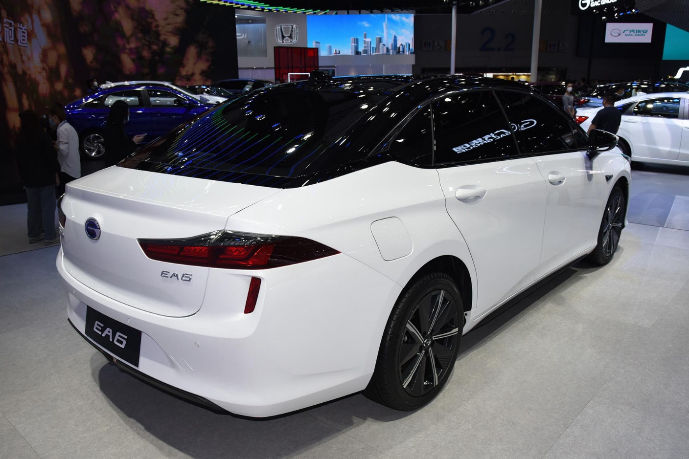 续航510km！广汽本田首款纯电轿车EA6值不值？-新浪汽车