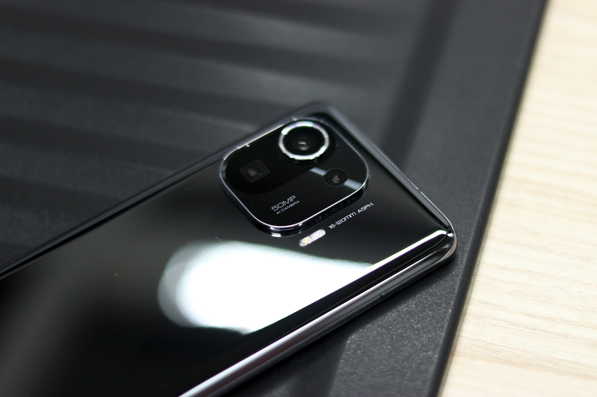 小米11Pro&Ultra全配色图赏，Pro黑色质感意外的好__财经头条