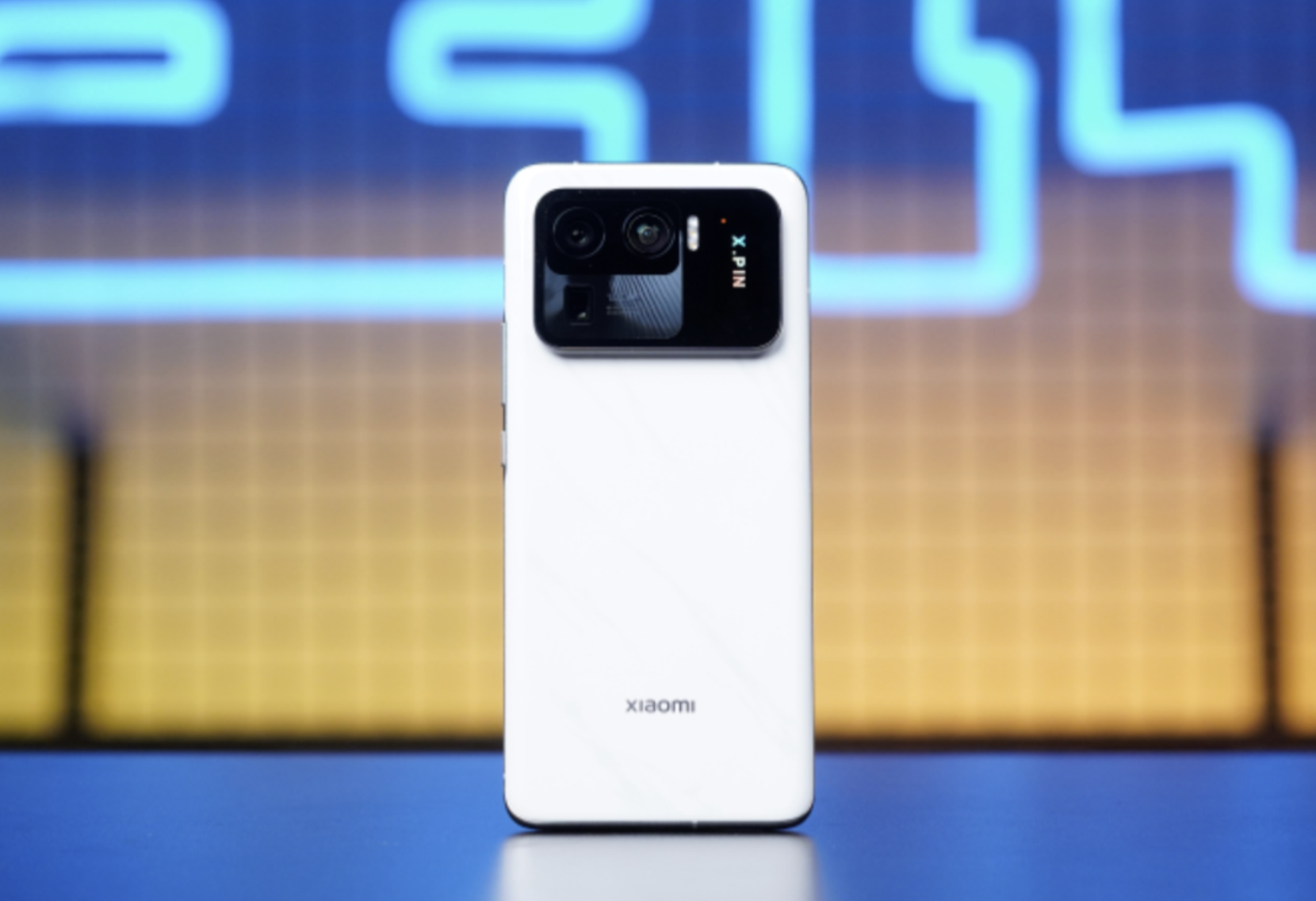 三星GN2传感器到底有多强？看完小米和华为夜拍对比，你就知道了__财经头条