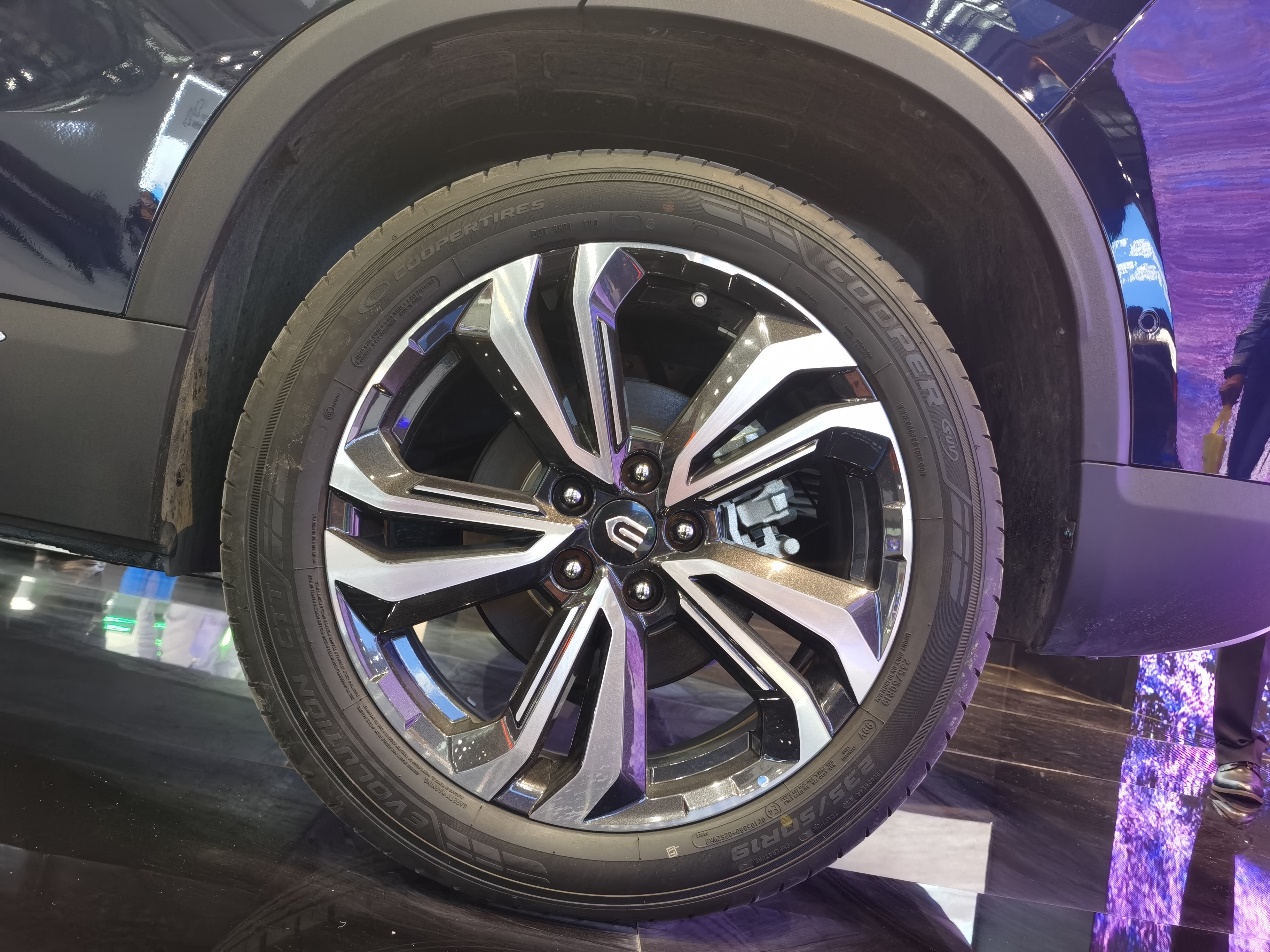 创维出汽车了，最高续航520公里，售价15.28万起！-新浪汽车