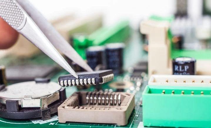 日本冲刺2nm芯片，中国院士态度截然不同，掌握55nm技术更重要__财经头条