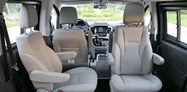 10万起售的国产MPV,5.2米车身搭旋转座椅,8L油耗还配皮质材料-新浪汽车