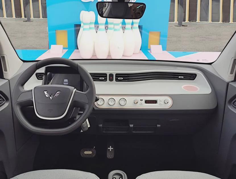 五菱宏光MINIEV马卡龙3.76万元起售，哪款配置最超值？-新浪汽车