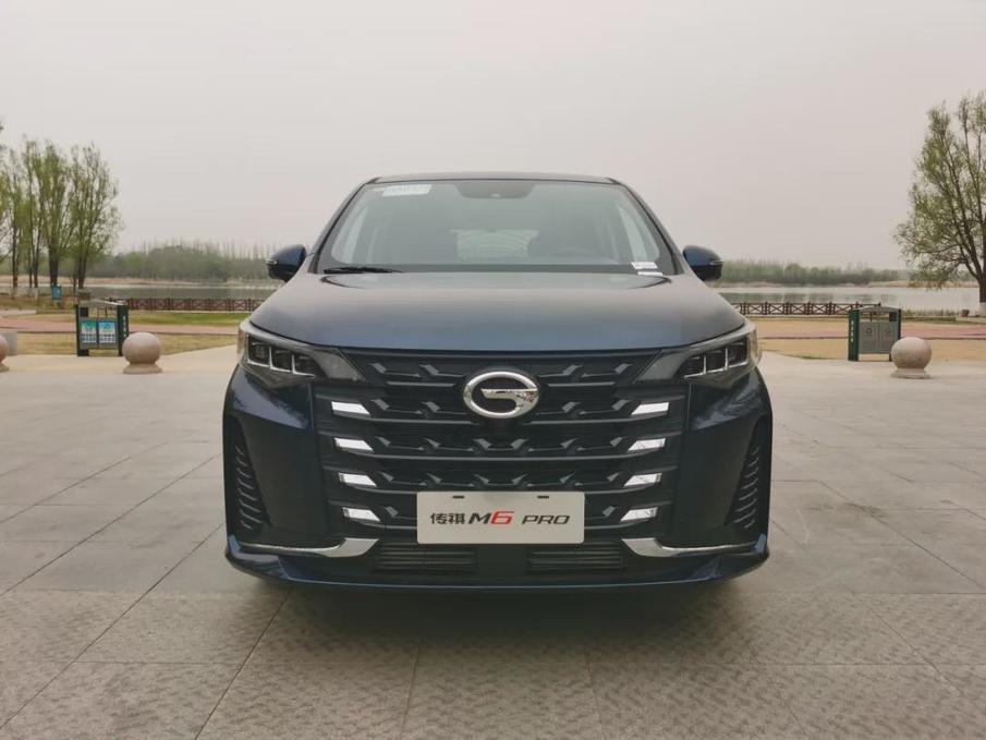 车叔试驾传祺M6 PRO，内外设计和科技配置全面升级-新浪汽车