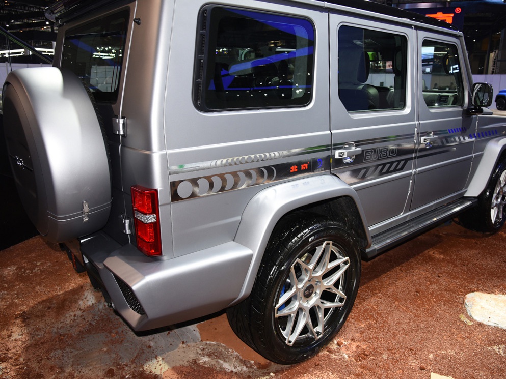 北汽版的“大G”，北京BJ80新车型亮相，气场很强大，配3.0T动力-新浪汽车