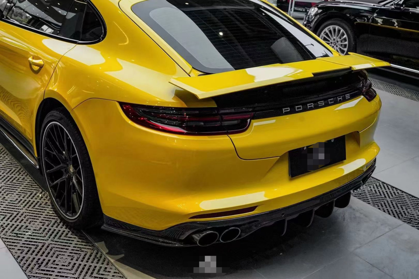 高亮黄与保时捷帕拉梅拉产生的“化学反应” 你喜欢吗