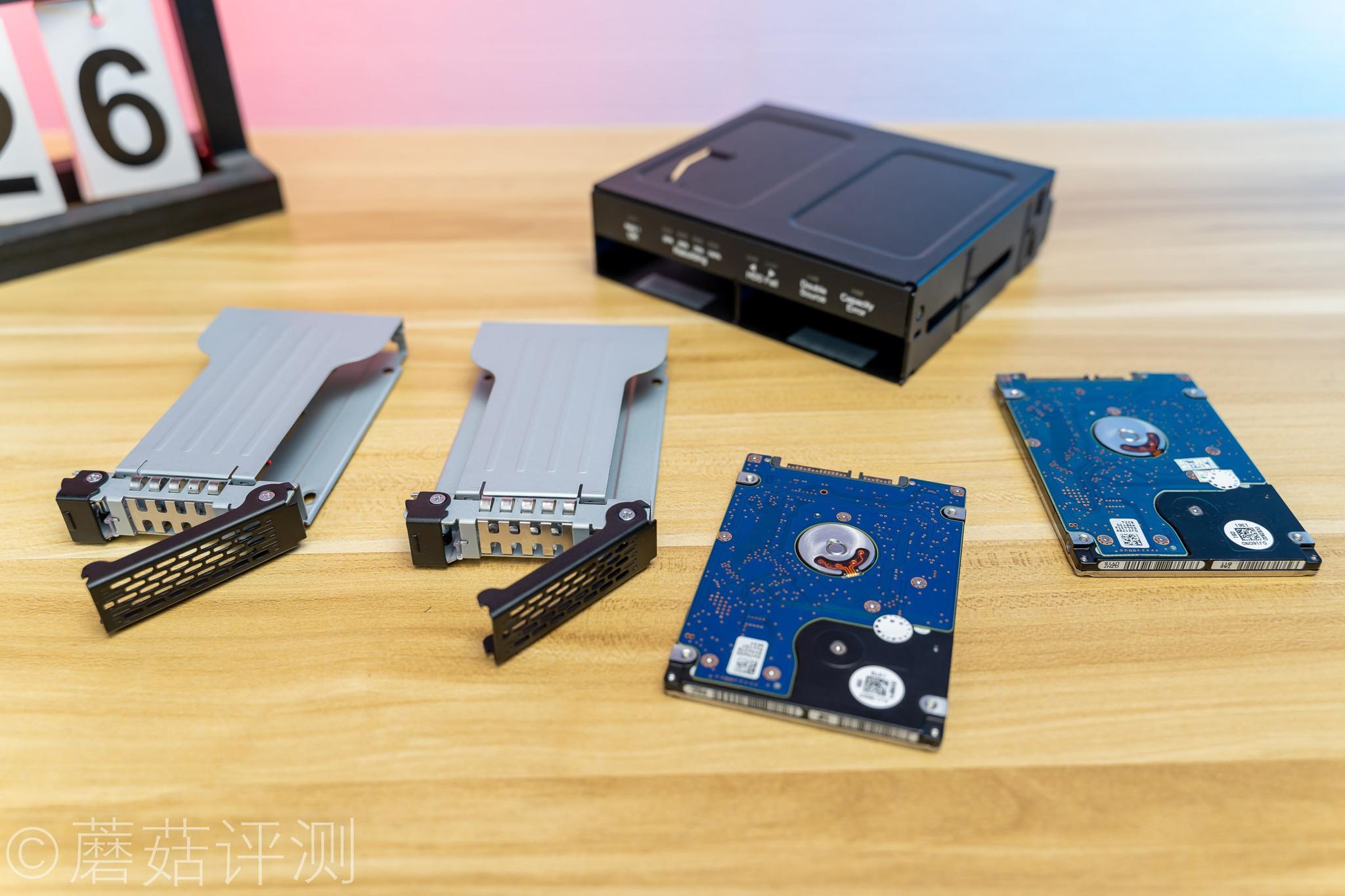 做工精致，一用一备、ICY DOCK两盘位磁盘阵列RAID可抽取硬盘盒__财经头条