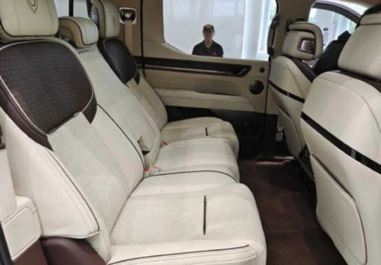 搭3.0T+9AT，长城“X炮”皮卡内饰曝光，网友都说过分豪华了-新浪汽车