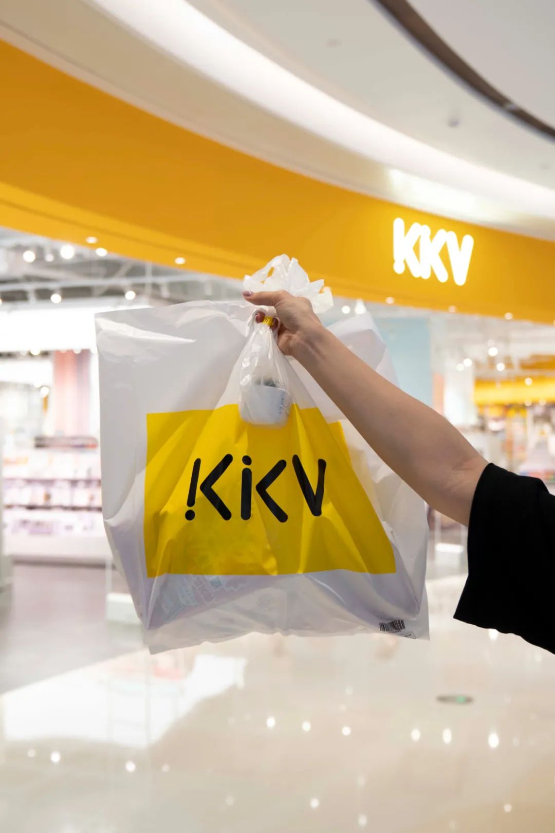 深圳最大①家KKV！2000㎡「集装箱生活馆」！逛100次都不腻！|深圳市_新浪新闻