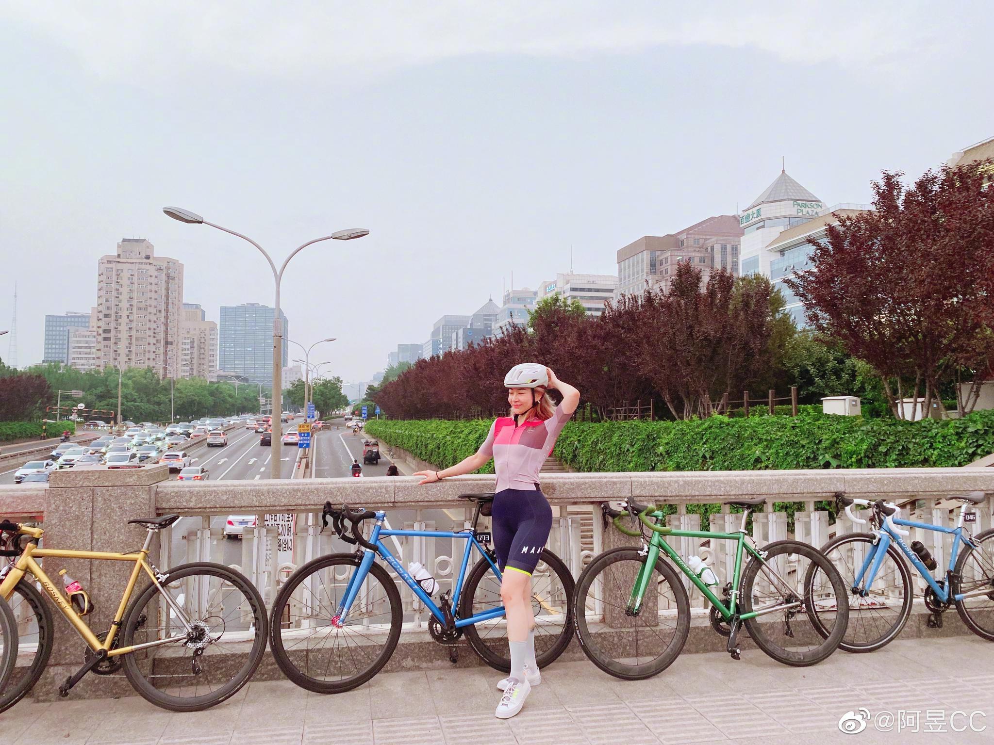 昨夜炸街🚴‍♀️🚴🏻🚴‍♂️ 长安街的30k|长安街|炸街|骑行_新浪新闻