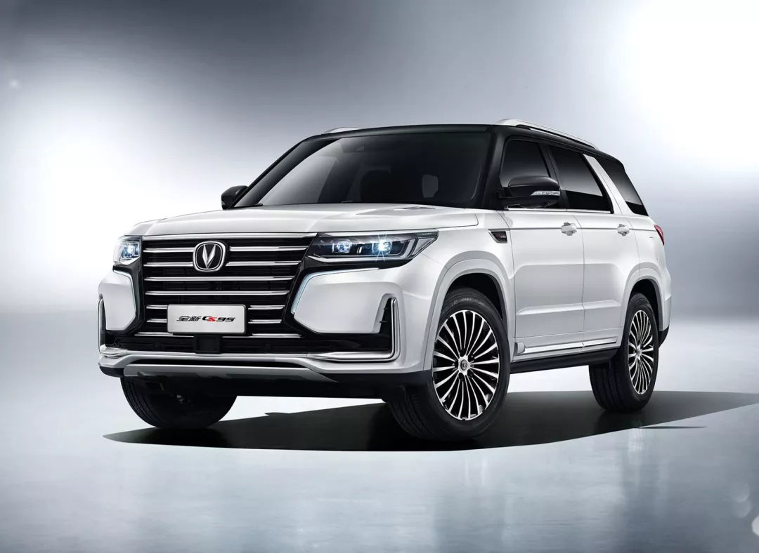 自主中大型SUV | 长安CS95也是一个居家能手-新浪汽车