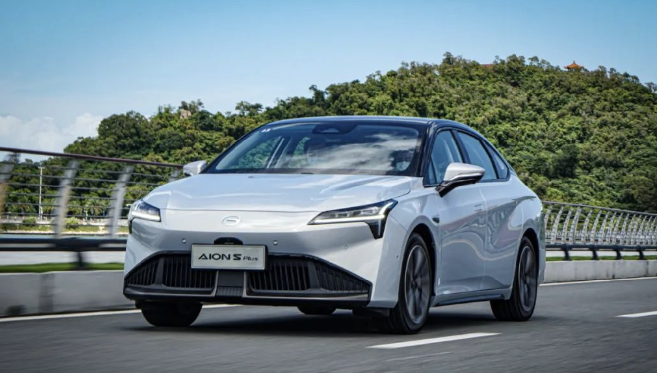 广汽埃安AION S Plus正式上市 13.96万元起 亮点“一言难尽”-新浪汽车