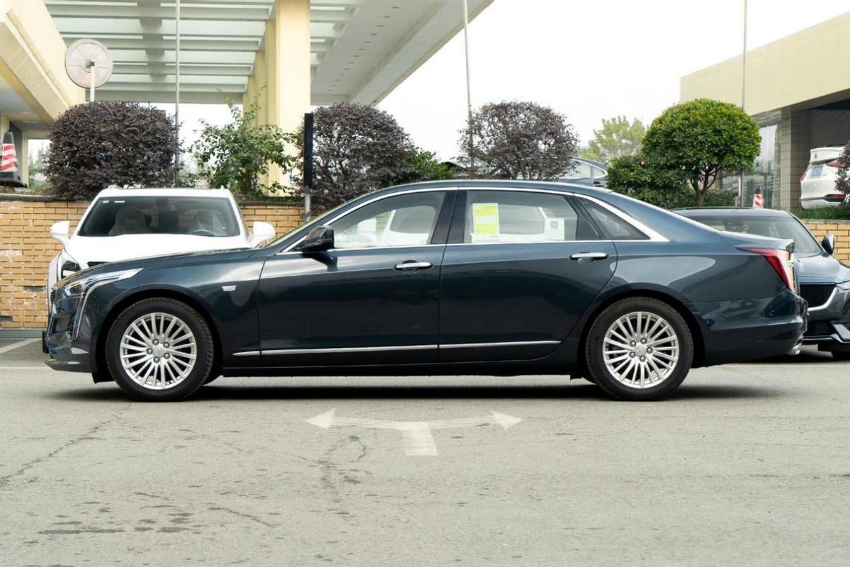 S级的尺寸A4L的价格，全系2.0T后驱，跌破30万的CT6值得入手吗-新浪汽车