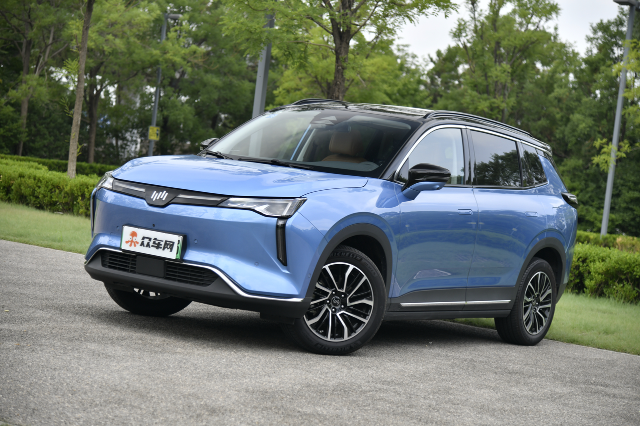 试驾威马W6，搭载L4级自主泊车技术，50米寻迹倒车成了弟弟-新浪汽车