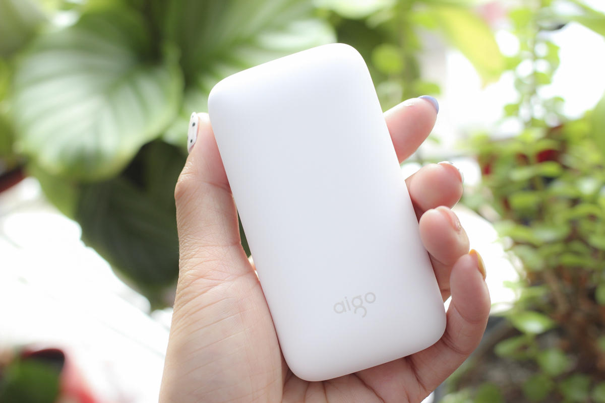 深挖充电宝潜力，给电烙铁供电，小试爱国者aigo充电宝X10P__财经头条