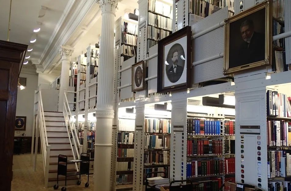 盘点美国大学最酷炫的图书馆，你的学校上榜了吗？|图书馆_新浪新闻