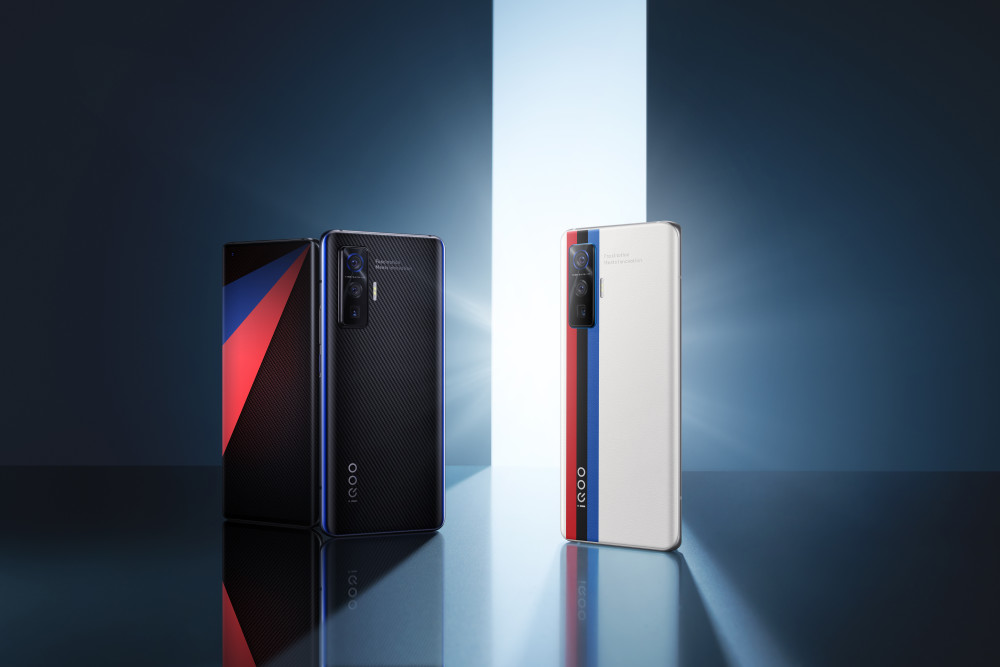 iQOO8系列正面真机谍照曝光 首发160W快充+骁龙888 Plus+2K屏__财经头条