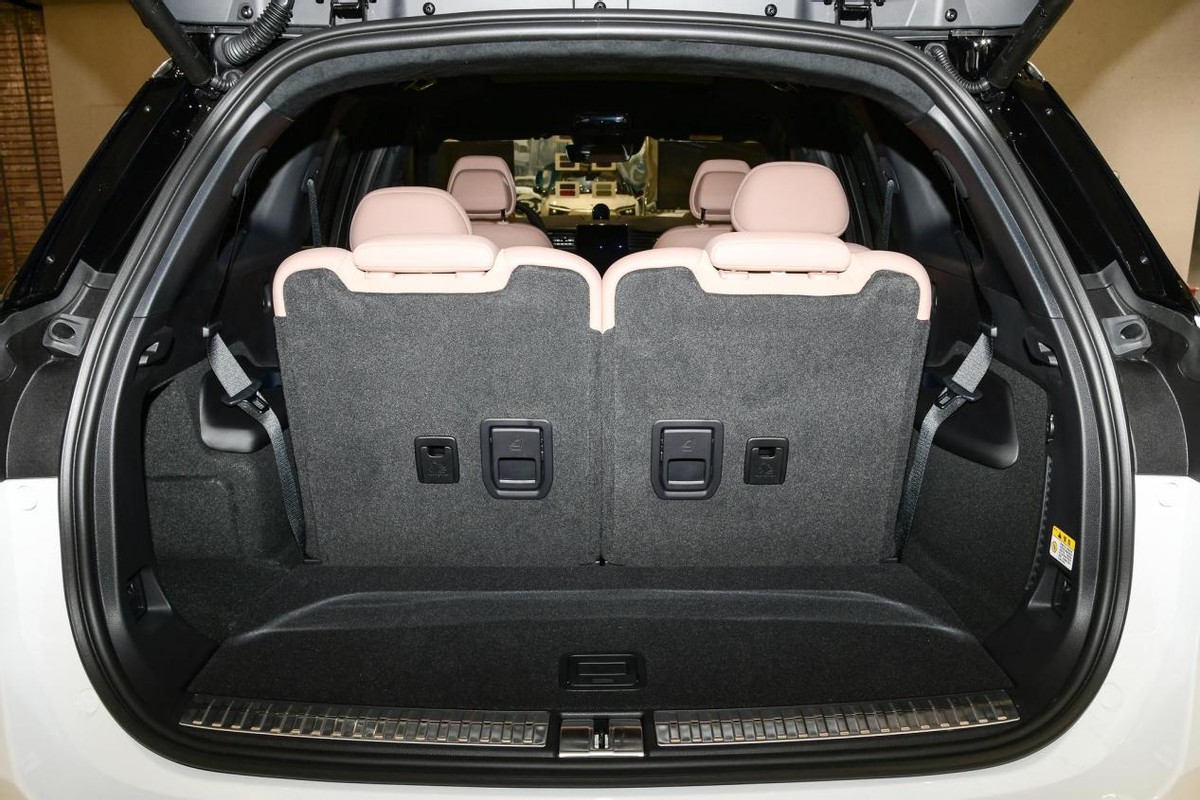 46.80万起售，蔚来ES8到底算不算是一台豪车？-新浪汽车