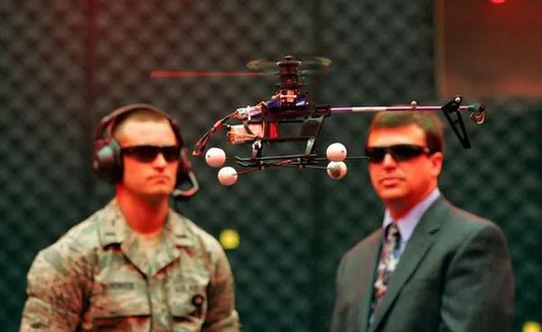 受瓢虫启发，瑞士科学家研发在「危险环境」下「可自扶正微型飞行器」！