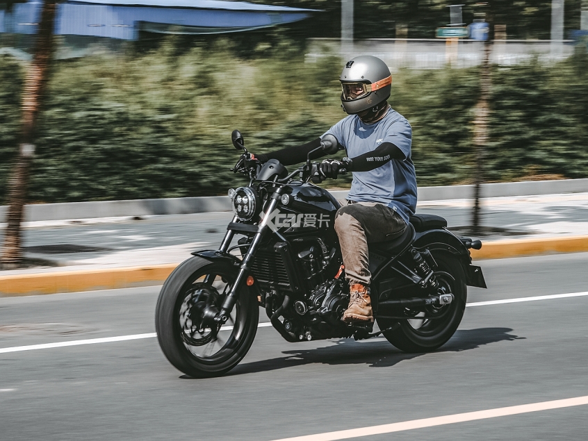 超大号的超大乐趣 试驾本田CM1100 DCT-新浪汽车