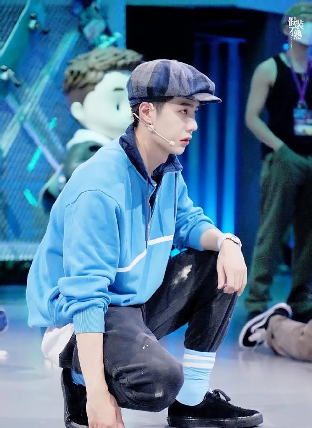 盘点第四季这就是街舞里,王一博的几个趣事,酷盖来放飞自我了|王一博|街舞|布布_新浪新闻