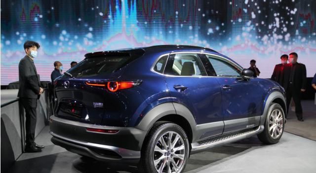 成都车展：马自达推CX-30 EV,续航450km最大马力217匹!-新浪汽车