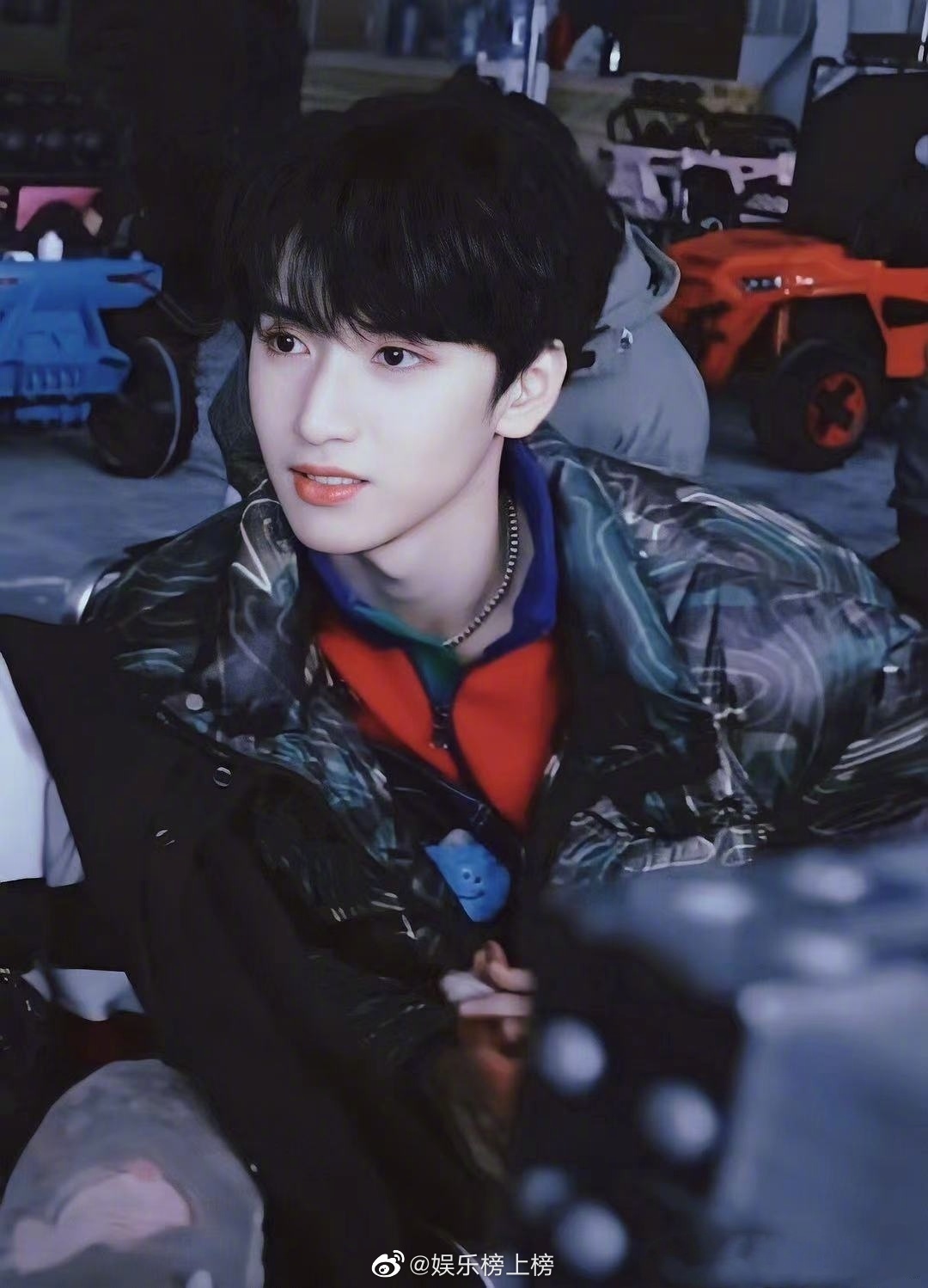 祝贺严浩翔微博粉丝数破1100万 艺术殿堂，男儿担当！|严浩翔|男儿|殿堂_新浪新闻