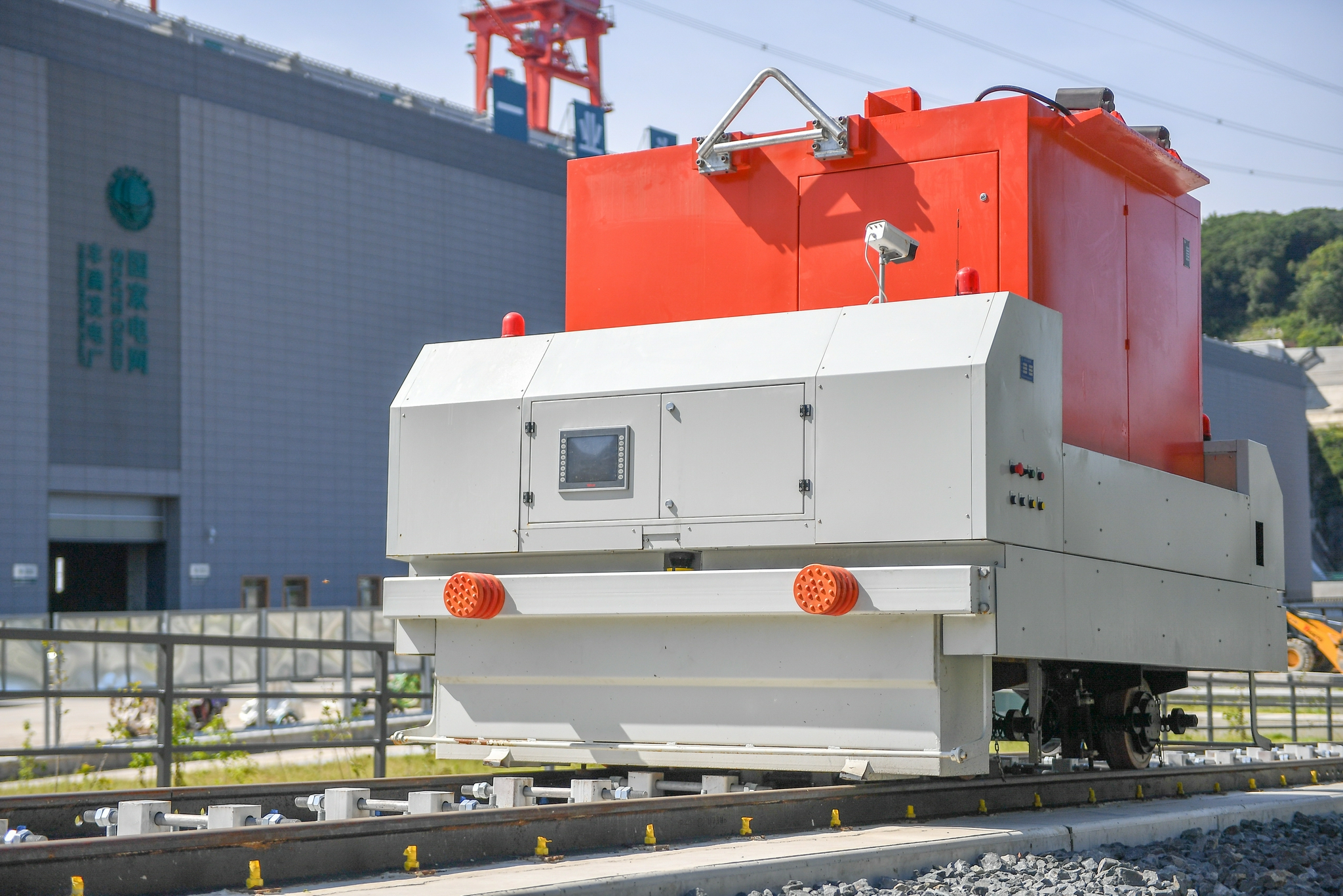 吉林丰满水电站鱼道启用 打通鱼类洄游通道|吉林市|水电站_新浪新闻