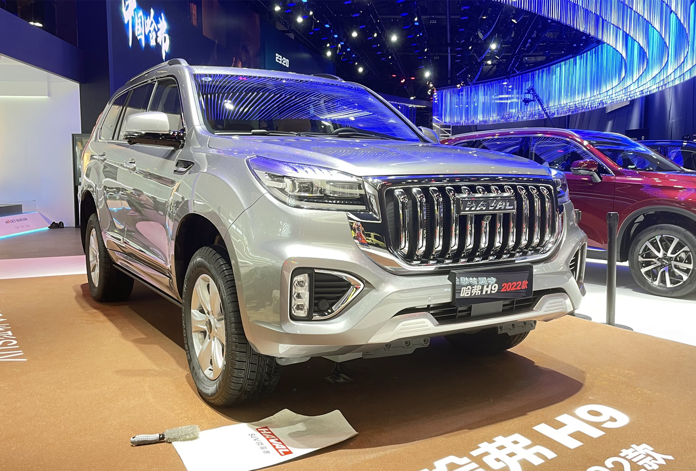 无缘3.0T V6动力，新款哈弗H9亮相成都车展，升级12.3英寸中控屏-新浪汽车