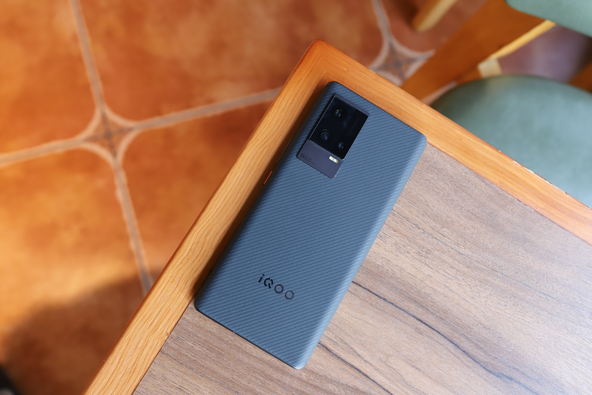 iQOO8 Pro到底值不值得买？真实体验7天，说说优缺点__财经头条