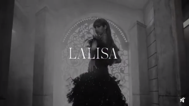 Lisa首张个人专辑预售破80万，粉丝准备冲百万，韩国公司捡到宝|专辑|粉丝|韩国_新浪新闻